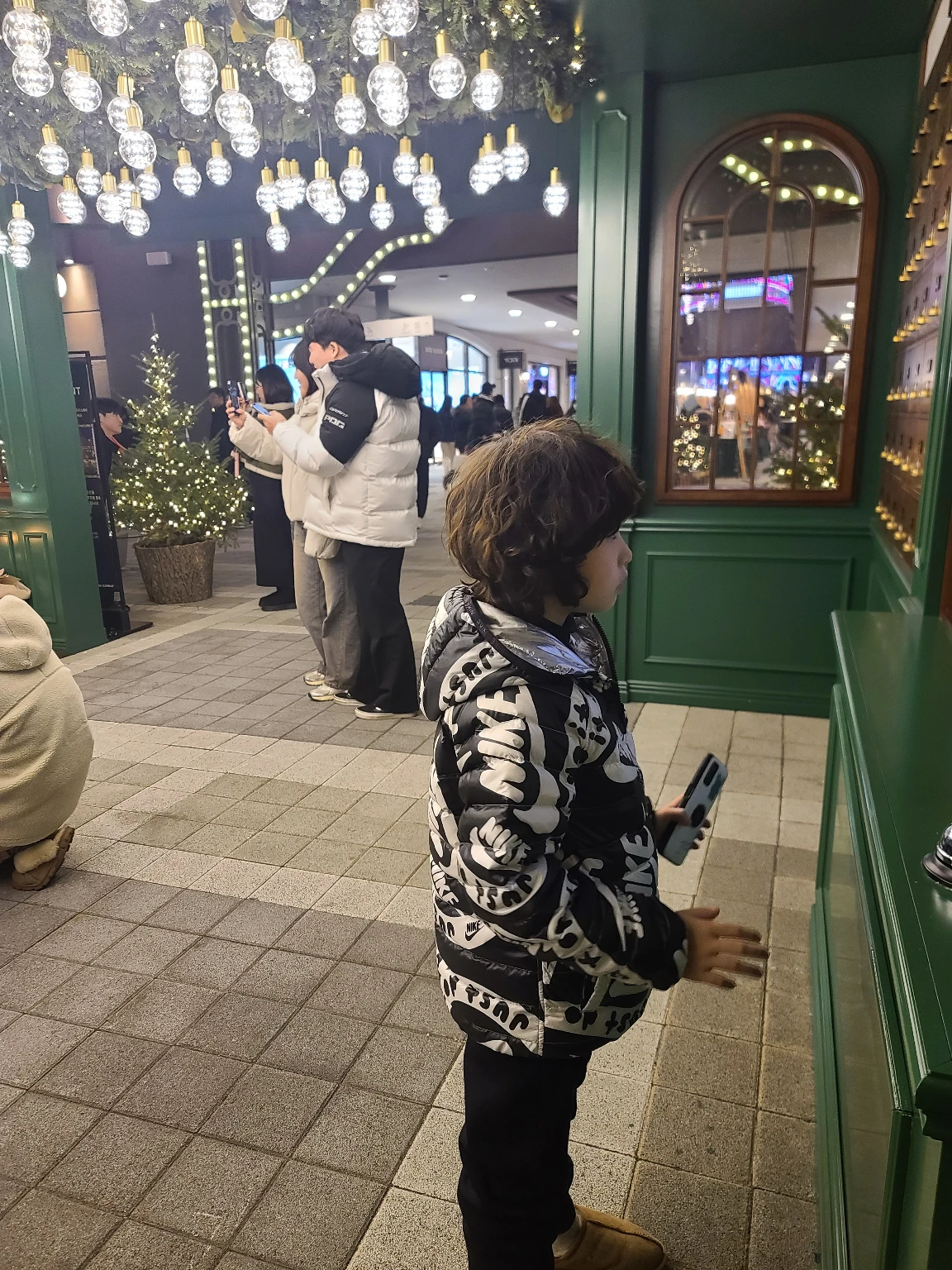 Golden Lizzy, Matie Osiria