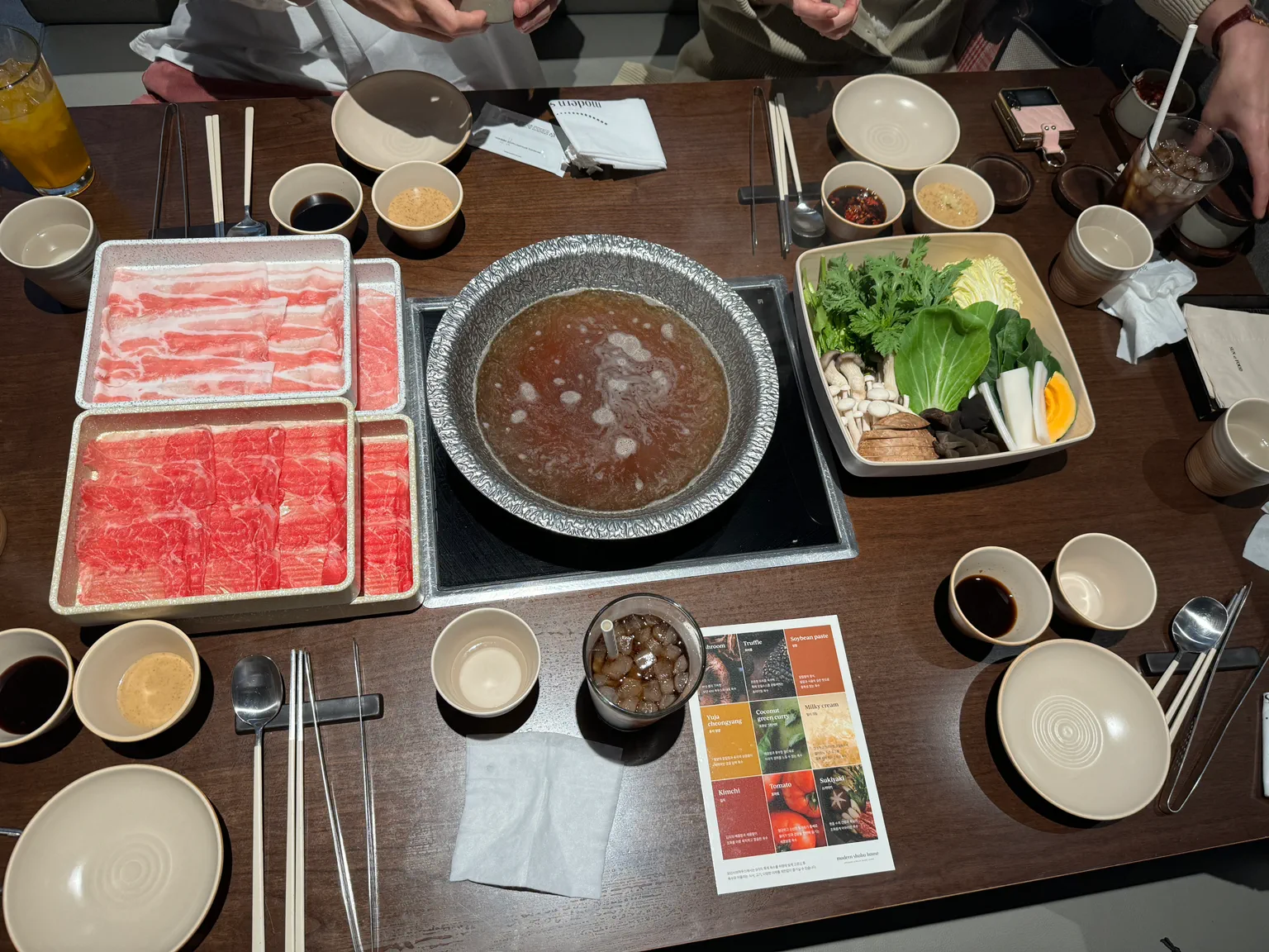 Modern shabu house Gwanghwamun D tower